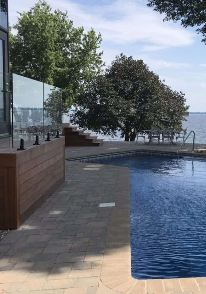 Glass fencing - Clôtures 12 Mil Spigot Inc. - Home